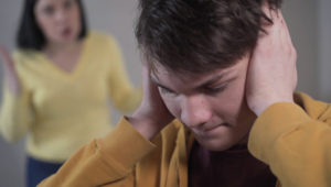 Comment réagir face à une mauvaise note de votre ado